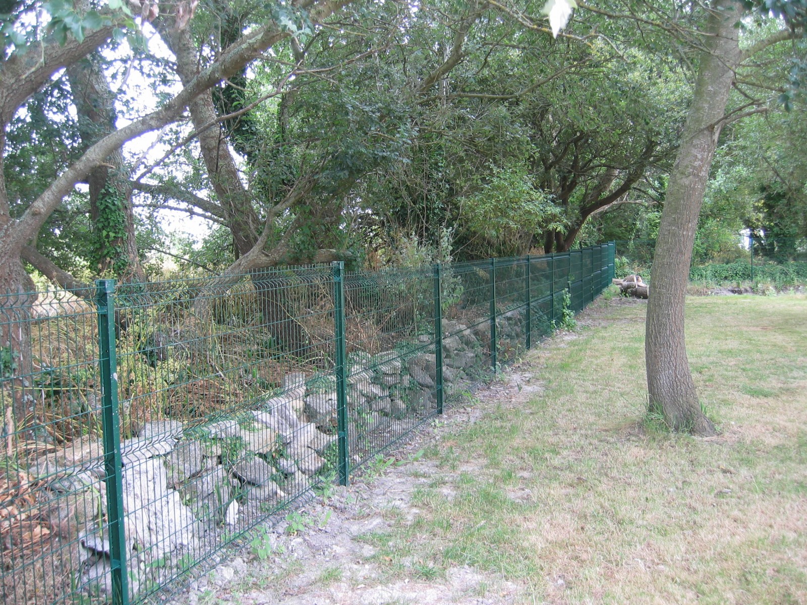2PL - Panneau grillage rigide gris ou vert, occultant ou non.