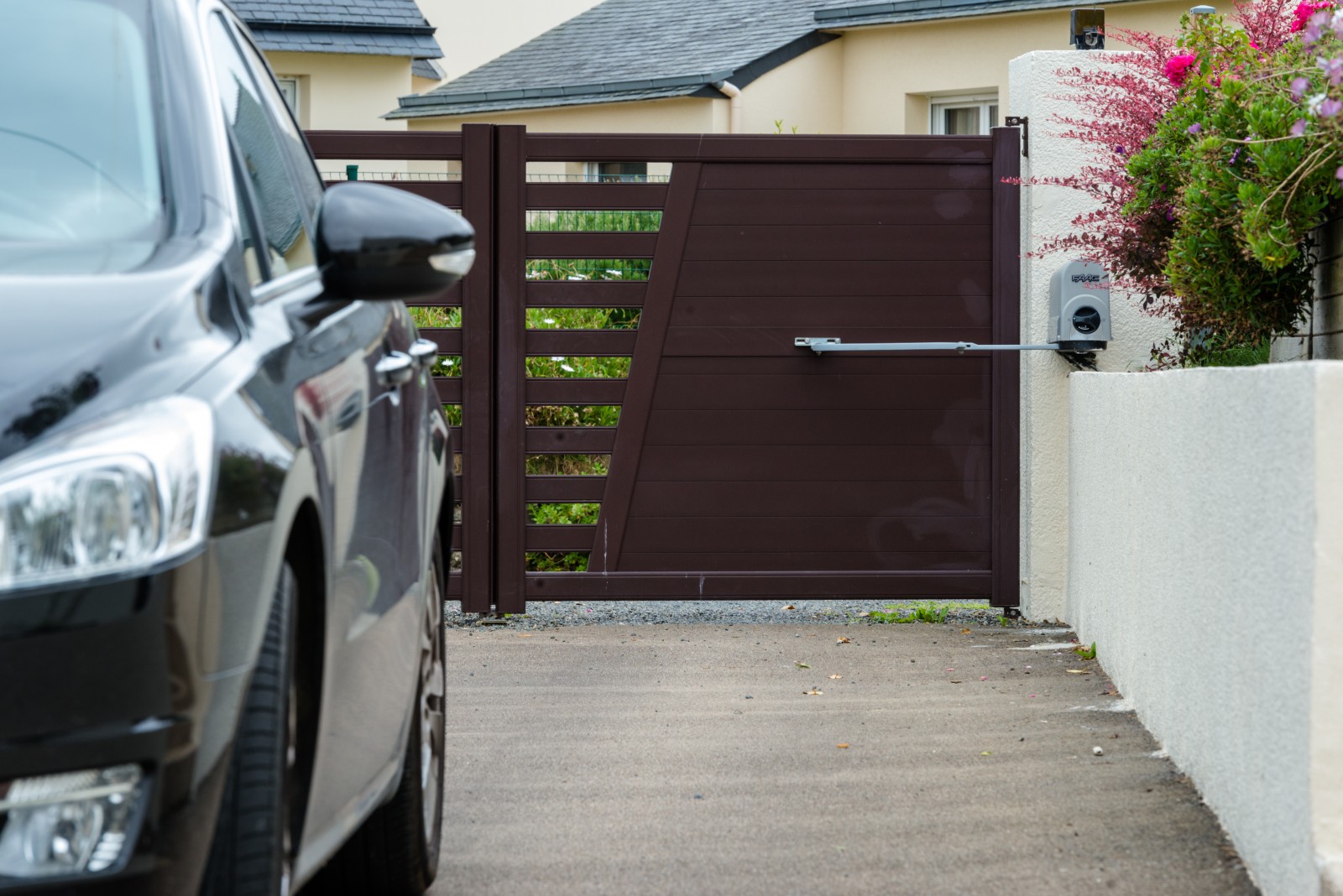 Motorisation portails PVC et portails ALU