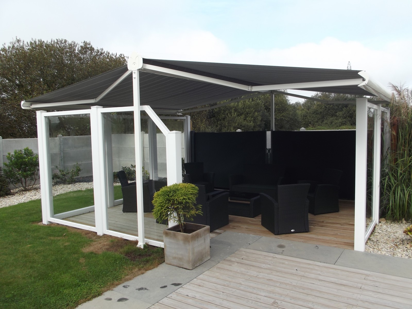 Stores extérieurs et stores bannes